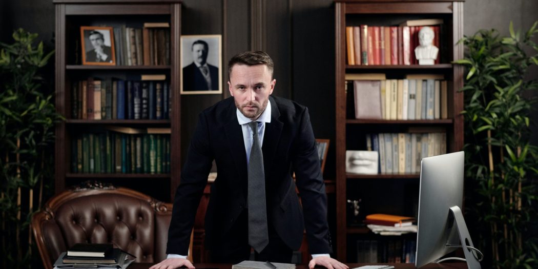 The Advantages of Being Your Own Boss: A Comprehensive Guide - Steve Lewis UW